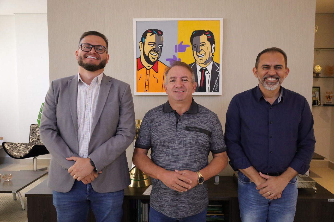 Prefeito Vilmar empossa novo secretário de Cultura e Ação Integrada ...